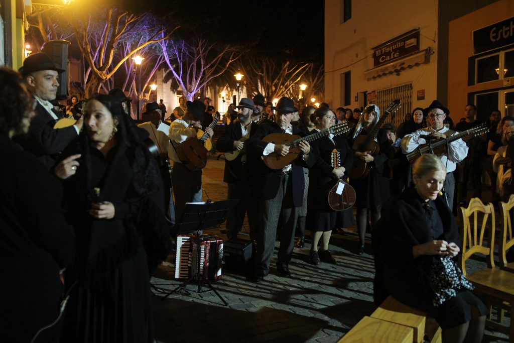 Noche de Finados’ llena la calle Arquitecto Marrero de tradición y ...